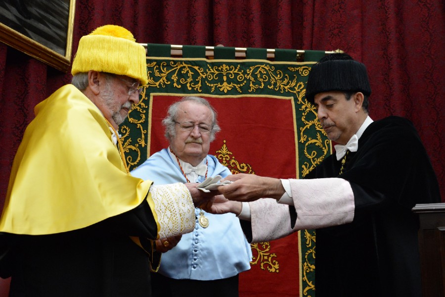Recibe el rector Graue el doctorado honoris causa por la Universidad de ...